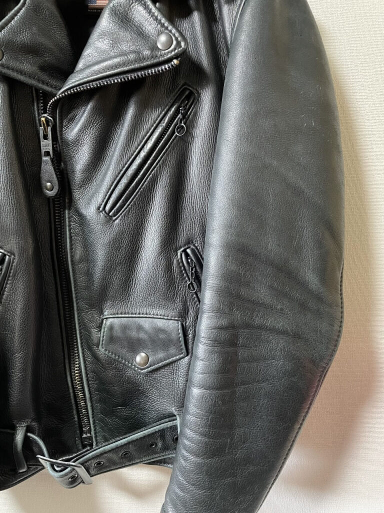 【schott 513UST】オールブラックのワンスターダブルライダースを紹介！荒々しいシボ革で不良っぽくキメる！ - スケオのアメカジ紹介ブログ